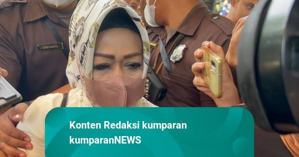 Gaya Jilbab Kadinkes Lampung Usai Klarifikasi LHKPN di KPK | kumparan.com